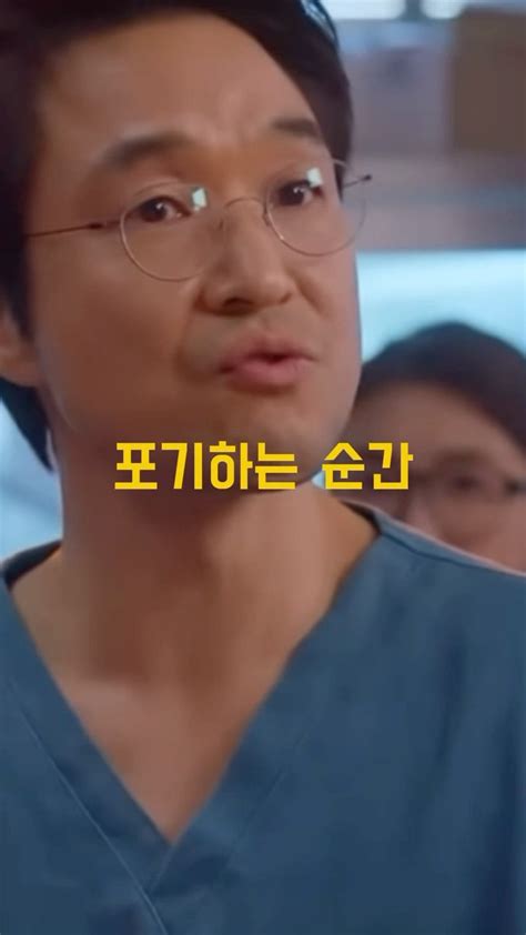 2025년에는 누구보다 자신을 사랑하는 해가 되시길 바랍니다 자기 사랑 삶의 가장 중요한 시작점 우리는 늘 외부에서 사랑을