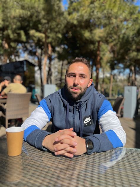 بیوگرافی پوریا رفیعی مربی فوتبال تصاویر طرفداری