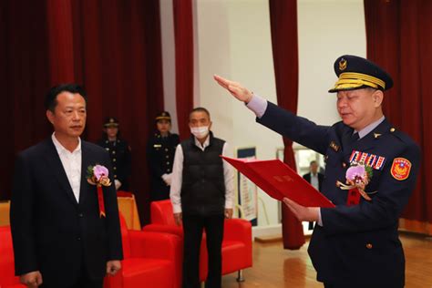 廖訓誠新任嘉義縣警察局長 卸任廖宗山出任保三總隊長 Ettoday社會新聞 Ettoday新聞雲