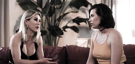 Attractive Lesbian Is Going To Worship A Pretty Pussy Zb Porn