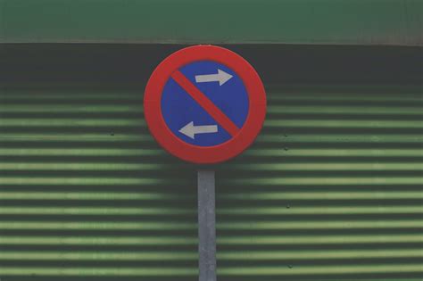 Disruptive Innovation Intro Definition And Meaning Of Being Disruptive