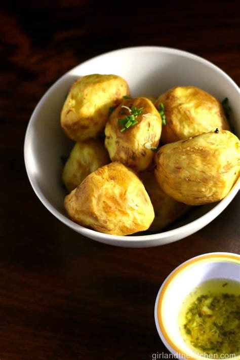 Garlic Butter Crispy Roasted Potatoes Girl And The Kitchen