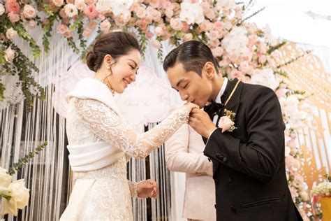 Khánh Thi Bật Khóc Khi được Tuyên Bố đã Có Danh Phận Trong Lễ ăn Hỏi
