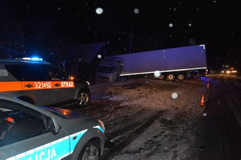 Rzeszów Wypadek na DK nr 19 Obywatel Mongolii wjechał ciężarówką w dom