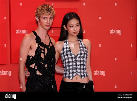 Troy Sivan Left And Jennie Ruby Jane Pose For Photographers Upon Arrival At The Idol After