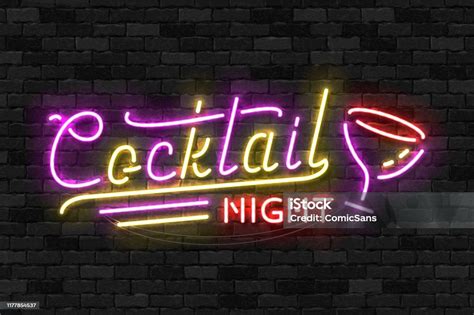 템플릿 장식 및 벽 배경에 덮고 칵테일 밤 기호의 벡터 사실적인 고립 된 네온 기호 무료 음료 해피 아워 및 나이트 클럽의 개념