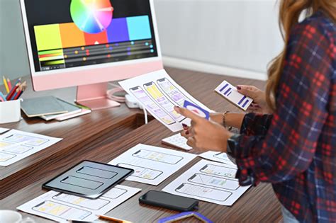 Web Developer Team Planning Application And Developing Template Layout Framework For Mobile