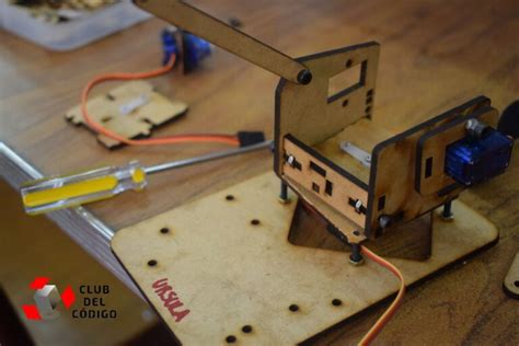 GrÚa 4 Servos Proyecto Arduino Python 13