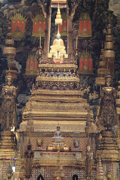 [เบื่อเมือง] ความลับใต้ฐาน พระแก้วมรกต