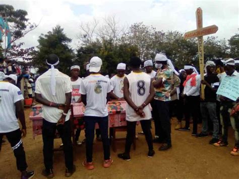 Rdc Benitueries La Véranda Mutsanga A Remis Un Cercueil Et Une Croix