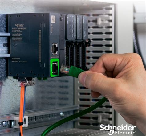 Schneider Modicon M221