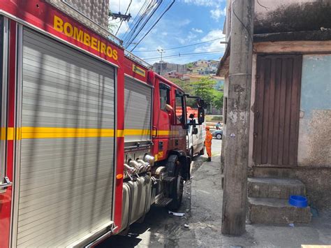 Bombeiros encontram corpo sob escombros na Região Metropolitana de BH após chuva intensa Minas