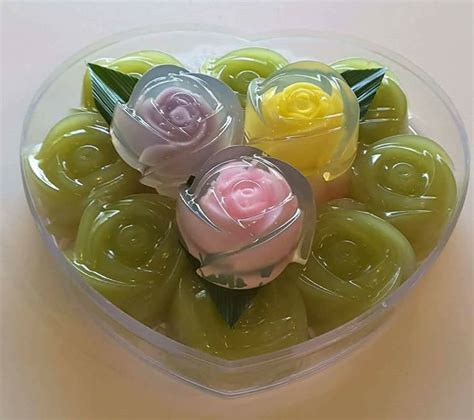 ชุดขนมชั้นดอกกุหลาบกับวุ้นกุหลาบ ร้านวรากรขนมไทย เปิดรับออเดอร์ใส่กล่อง