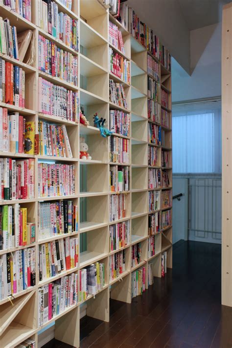 壁一面のコミック本棚 奥行180mmshelfシリーズ（no05）内田春菊さんの本棚 Margheritaご利用事例
