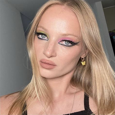 1940s Fashion Makeup