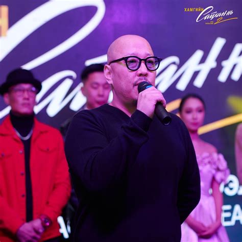 Жүжигчин Өнөөдөр хүн бүхэнд тэр тусмаа Монгол хүн бүрт сайхан зүйл тохиолдоно батаараа шүү