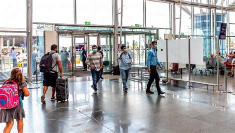 В аэропорту Борисполь убрали рамки на входе в терминал D (фото) — Центр ...