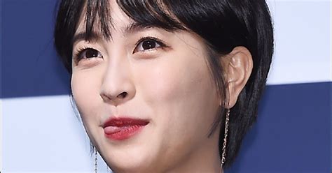 Md포토 박민지 귀엽게 혀 빼꼼~