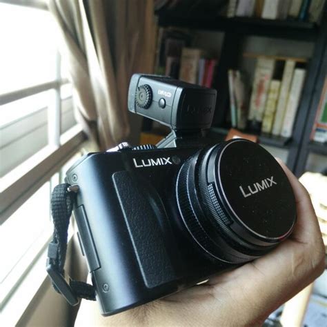 Panasonic Lumix Lx5 With Dmw Lvf1 Viewfinder Photography Cameras On