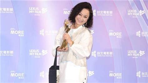 性感女神脫了！「海邊全裸」忘記清場 路人看到有誠實反應 娛樂星聞