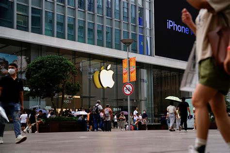 Teiss News Apple Pulls Whatsapp Threads From China App Store After