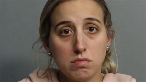 Guru Perempuan Dipecat Usai Ketahuan Berhubungan Intim Dengan Siswa