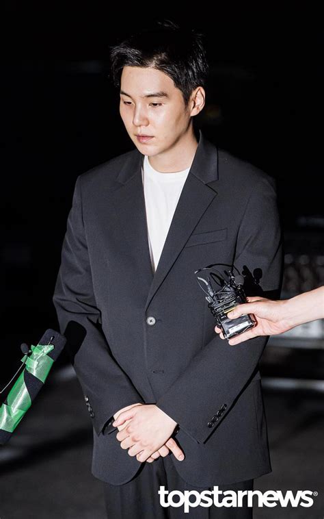 슈가 음주운전 혐의 벌금 1500만원 약식기소→방탄소년단 국내 광고 방송에서 지워졌다