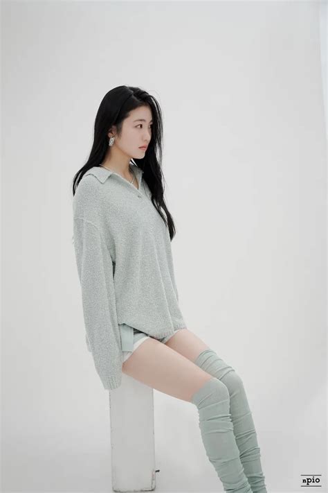 辛睿恩 性感写真性感照片图集 辛睿恩2024最新写真 美女目录网