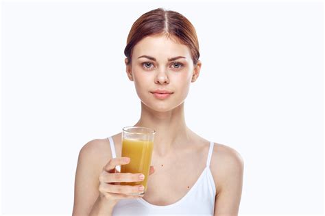 栄養士が飲まない「腸が老ける」飲み物3つ つやプラ つやっときらめく美をプラス｜40代からのエイジングを前向きに