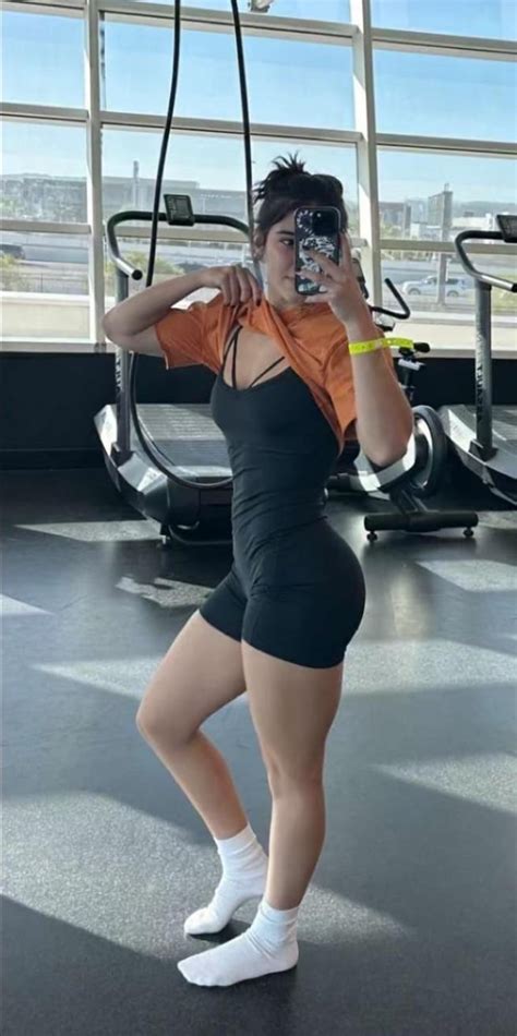 Sara Safari Rrompergirls