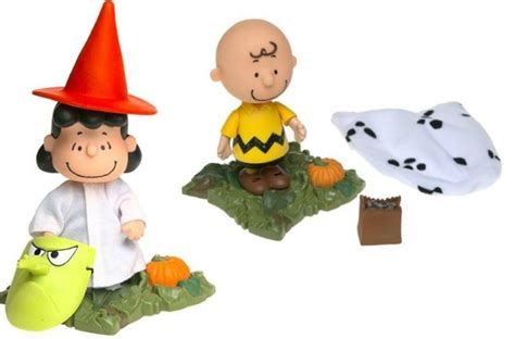 Great Pumpkin Lucy Charlie Brown Halloween Peanuts Set Memory Lane