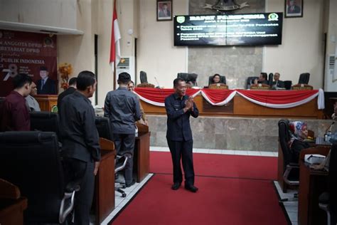 Bupati Dan Wakil Bupati Subang Sampaikan Nota Pengantar Rapbd