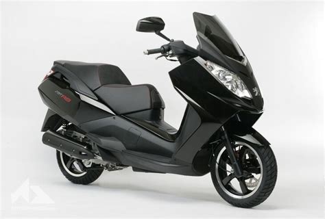 Présentation de la scooter 125 Peugeot Motocycles Satelis 125 RS