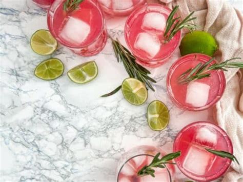 Cranberry Ginger Ale Cocktail Golden Truffle