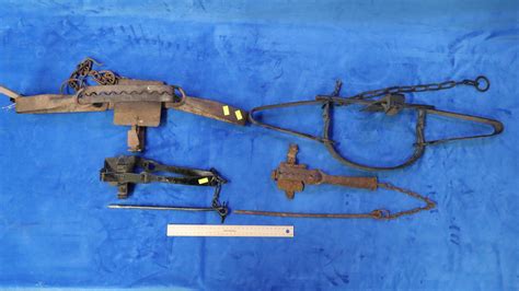 Lot 4 X Vintage Rabbitdingo Traps Display Only