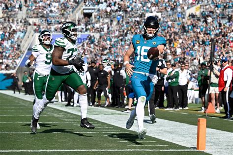 Trevor Lawrence Torches Jets With 6 Tds In 48 20 In Jaguars Beatdown