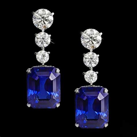 Jewellerysalon Via Zulg • اللون الازرق الملكي يتميز به كل من الزفير