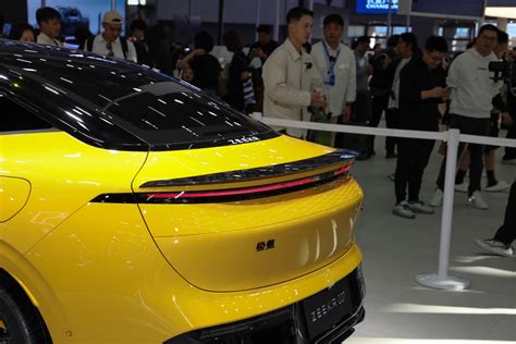 【zeekr 007图片 汽车图片大全】 易车