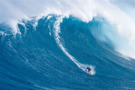 Wahine Making Big Waves Video