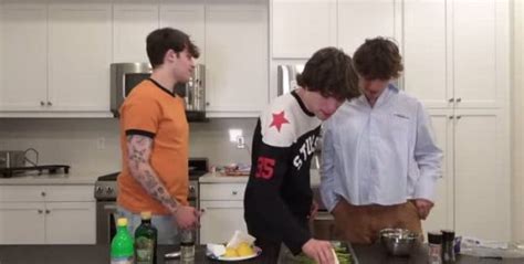 Nick Goes For A Donut Tumbex