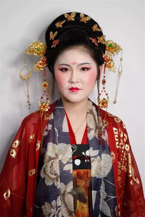 作品欣赏 百美汇唐装造型设计 唐妆