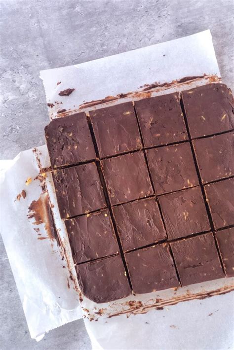 4 Ingredient No Bake Chocolate Avocado Bars Graham Cracker Crust