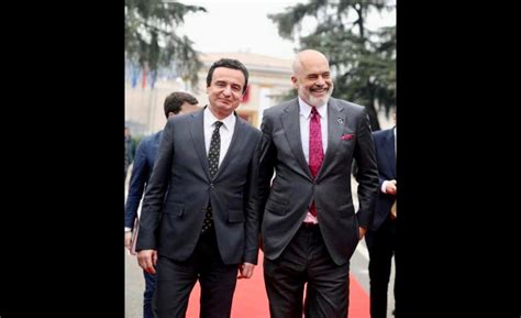 Edi Rama Publikon Foto Me Albin Kurtin Albumi I Ditës Gazetablic