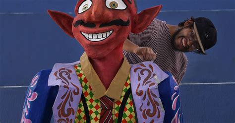 Tradicional Quema De Judas Vuelve Con Su Buen Humor A México Infobae