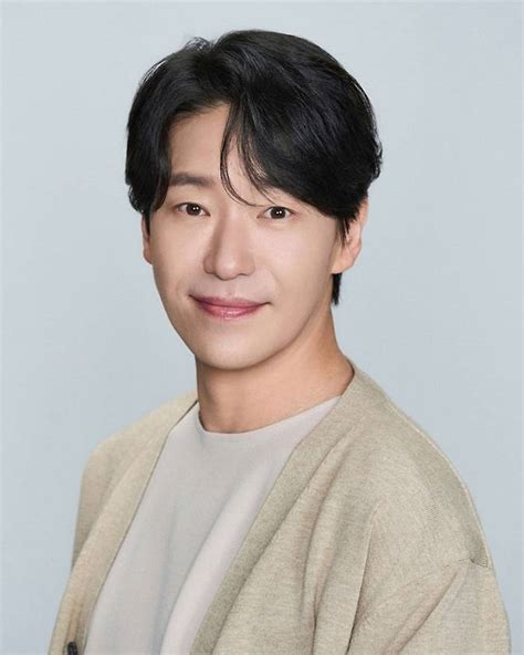 급 비공개 결혼 알린 48세 배우 신부의 정체는 맥스무비