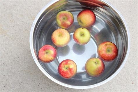 Halloween Game Idea Bob For Apples So Festive