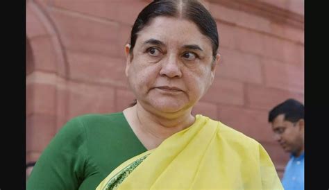 मेनका गांधी का जीवन परिचय जीवनी Maneka Gandhi Biography In Hindi Maneka Gandhi Biography
