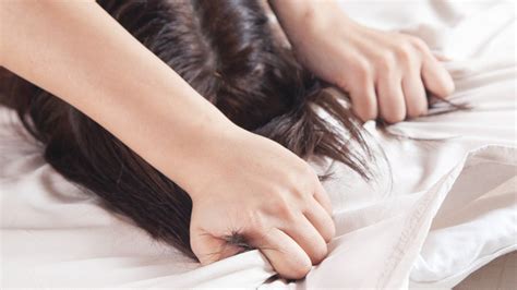 Being Too Goal Oriented In Your Sex Life May Be Fizzling Out Your Passion