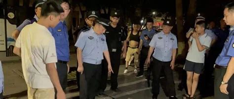 邵阳公安、城管现场抓捕未拴狗绳宠物狗，联合整治行动开始文明进行市民