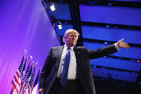 El Magnate Donald Trump Declara Una Fortuna De Más De 10000 Millones